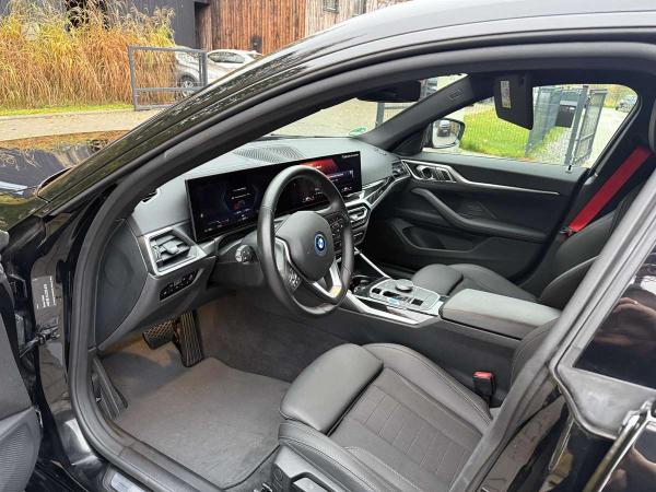 Black BMW i4 2023 in Kaunas, with an engine capacity of 0.00 L and mileage of 59 thousand km for 33500 €, photo 11 on AUTOMOTO.COM.LV
