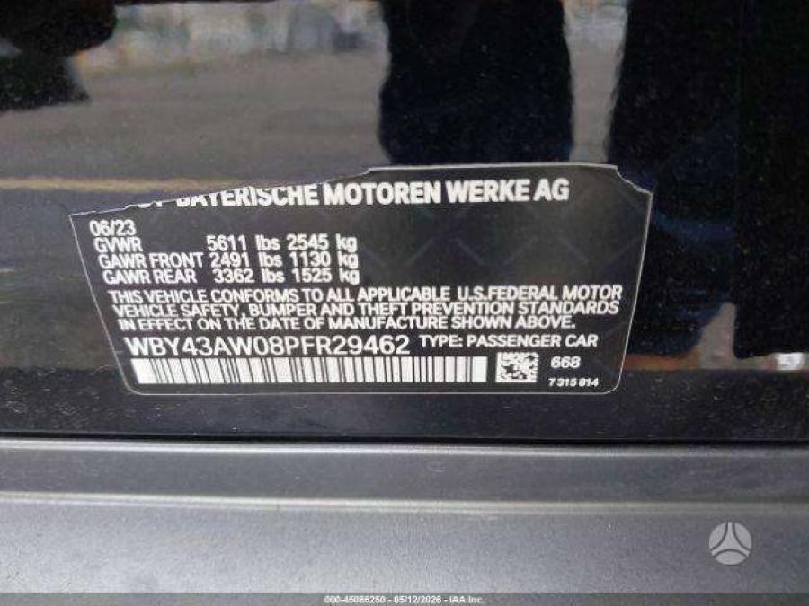 Black BMW i4 2023 in Klaipeda, with an engine capacity of 0.00 L and mileage of 31 thousand km for 9900 €, photo 10 on AUTOMOTO.COM.LV