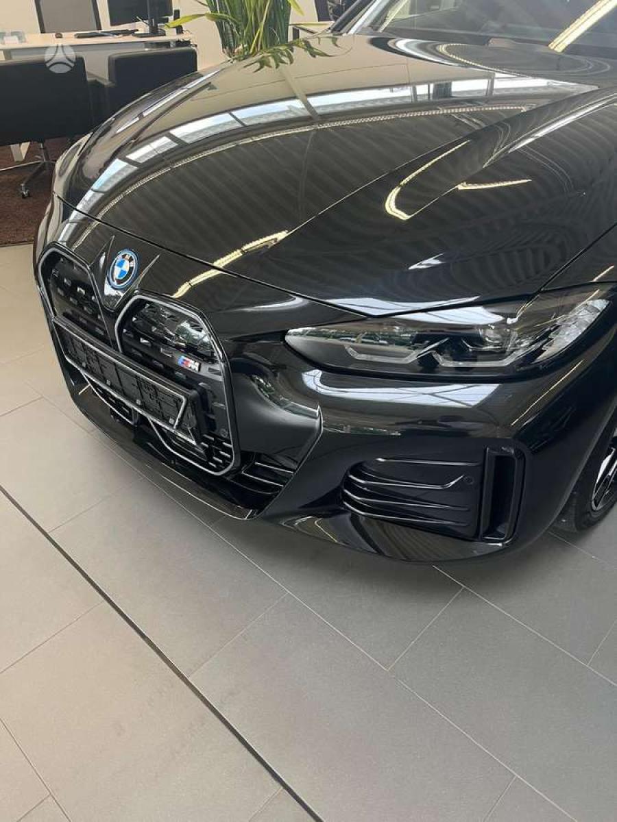 Melns BMW i4 2023 Viļņa, ar dzinēja tilpumu 0.00 L un nobraukumu 39 tūkst. km par 46500 €, foto 5 vietnē AUTOMOTO.COM.LV