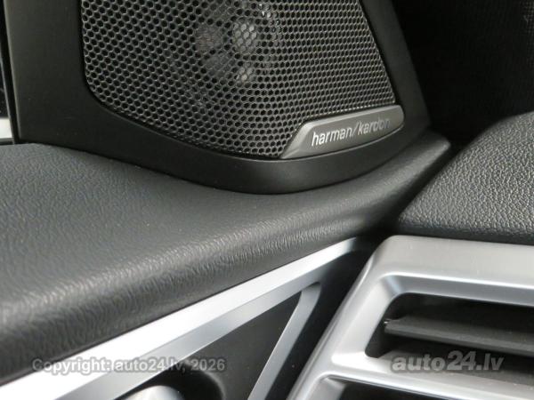 Black BMW i4 2025 in Tallinn, with an engine capacity of 0.00 L and mileage of 28 thousand km for 54000 €, photo 9 on AUTOMOTO.COM.LV