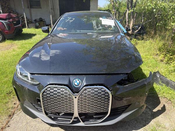 Black BMW i4 2025 in Siauliai, with an engine capacity of 0.00 L and mileage of 20 thousand km for 27500 €, photo 5 on AUTOMOTO.COM.LV
