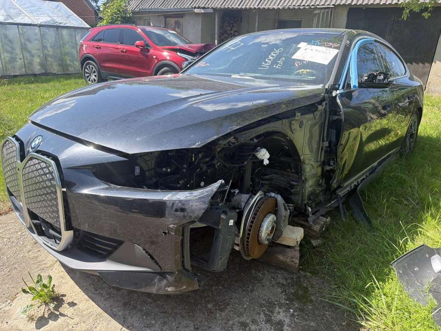 Black BMW i4 2025 in Siauliai, with an engine capacity of 0.00 L and mileage of 20 thousand km for 27500 €, photo 7 on AUTOMOTO.COM.LV