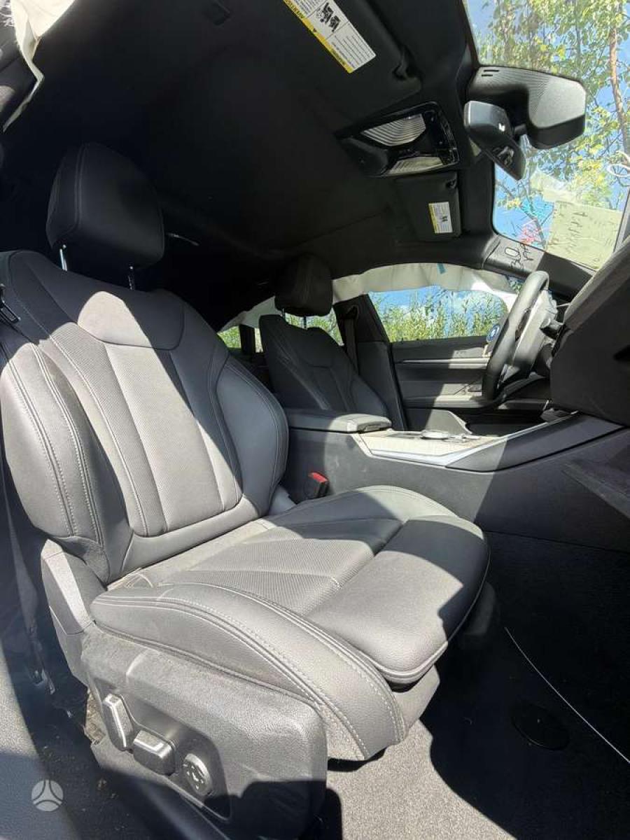 Black BMW i4 2025 in Siauliai, with an engine capacity of 0.00 L and mileage of 20 thousand km for 27500 €, photo 11 on AUTOMOTO.COM.LV