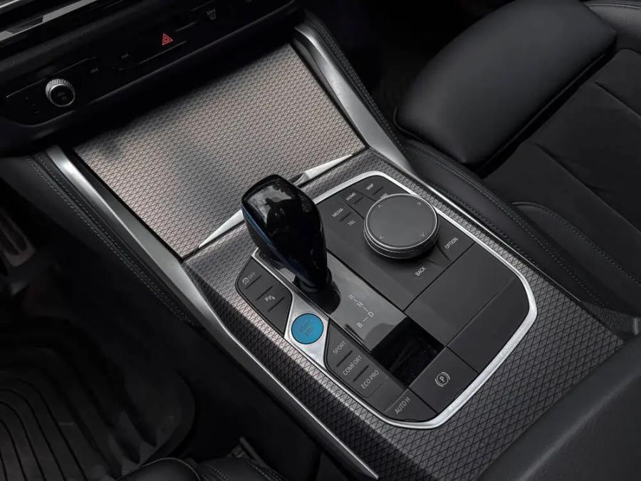 Zils BMW i4 2022 Jelgava, ar dzinēja tilpumu 0.00 L un nobraukumu 137 tūkst. km par 37500 €, foto 19 vietnē AUTOMOTO.COM.LV