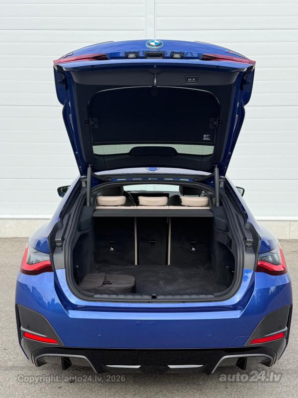 Blue BMW i4 2022 in Tallinn, with an engine capacity of 0.00 L and mileage of 54 thousand km for 46500 €, photo 10 on AUTOMOTO.COM.LV
