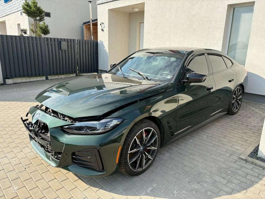 Green BMW i4 2023 in Siauliai, with an engine capacity of 0.00 L and mileage of 19 thousand km for 24999 €, photo 5 on AUTOMOTO.COM.LV