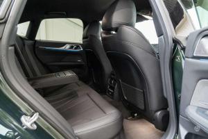 Zaļš BMW i4 2023 Tukums, ar dzinēja tilpumu 0.00 L un nobraukumu 70 tūkst. km par 49777 €, foto 6 vietnē AUTOMOTO.COM.LV