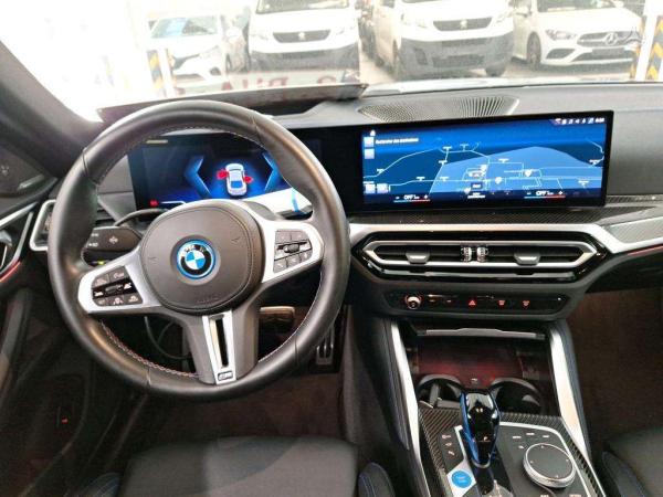 Pelēks BMW i4 2022 Viļņa, ar dzinēja tilpumu 0.00 L un nobraukumu 133 tūkst. km par 37500 €, foto 7 vietnē AUTOMOTO.COM.LV