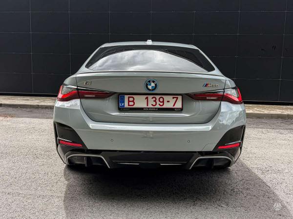 Pelēks BMW i4 2022 Šauļi, ar dzinēja tilpumu 0.00 L un nobraukumu 125 tūkst. km par 37500 €, foto 9 vietnē AUTOMOTO.COM.LV