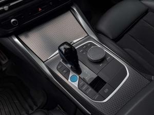 Серый БМВ i4 2022 в Шяуляй, объемом двигателя 0.00 л и пробегом 125 тыс. км за 37500 €, фото 19 на AUTOMOTO.COM.LV