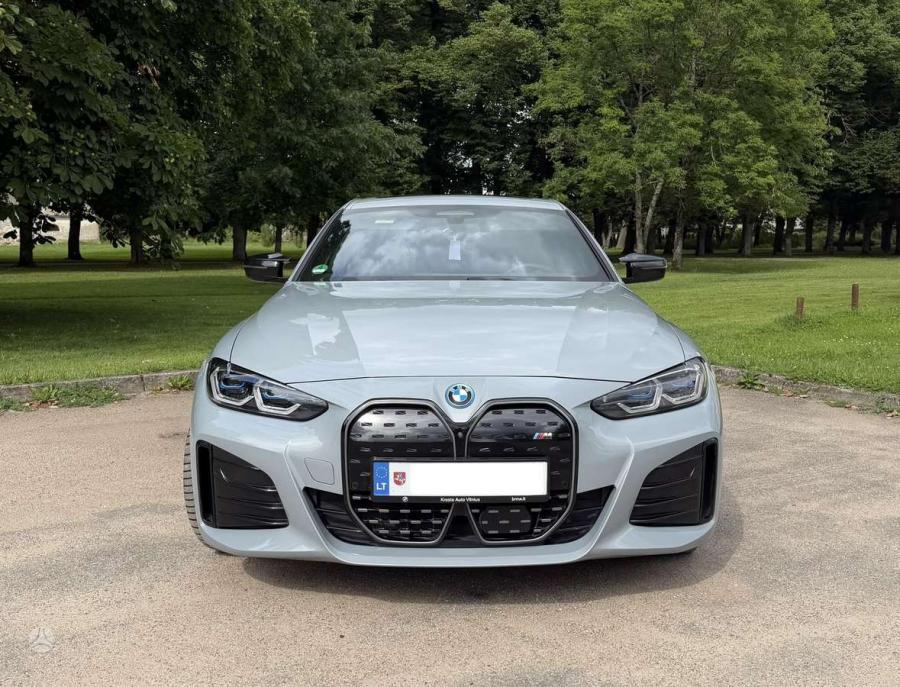 Pelēks BMW i4 2022 Viļņa, ar dzinēja tilpumu 0.00 L un nobraukumu 127 tūkst. km par 37000 €, foto 3 vietnē AUTOMOTO.COM.LV