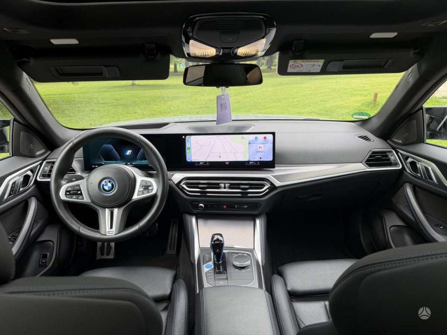 Pelēks BMW i4 2022 Viļņa, ar dzinēja tilpumu 0.00 L un nobraukumu 127 tūkst. km par 37000 €, foto 12 vietnē AUTOMOTO.COM.LV