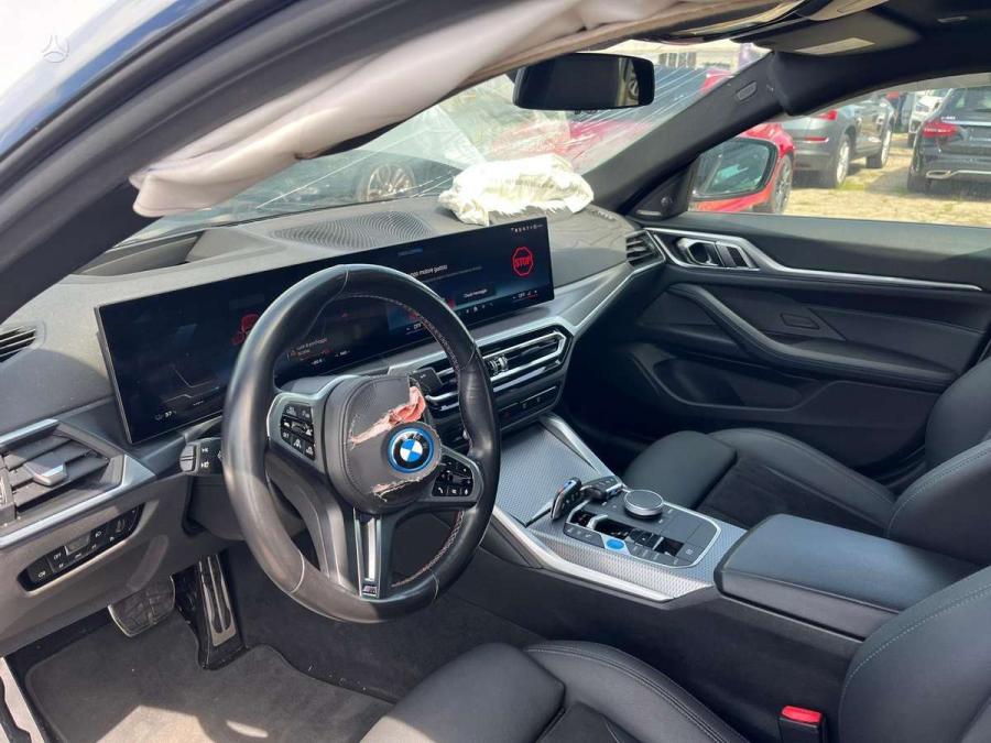 Grey BMW i4 2023 in Panevezys, with an engine capacity of 0.00 L and mileage of 57 thousand km for 18800 €, photo 9 on AUTOMOTO.COM.LV