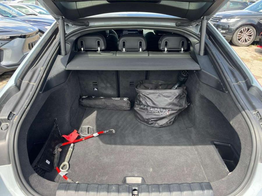 Grey BMW i4 2023 in Panevezys, with an engine capacity of 0.00 L and mileage of 57 thousand km for 18800 €, photo 19 on AUTOMOTO.COM.LV