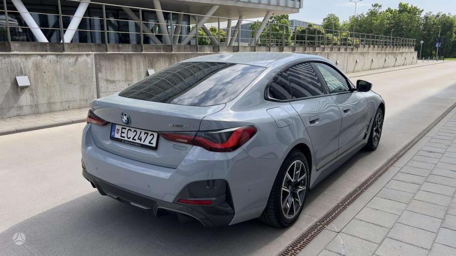 Pelēks BMW i4 2023 Viļņa, ar dzinēja tilpumu 0.00 L un nobraukumu 34 tūkst. km par 34600 €, foto 7 vietnē AUTOMOTO.COM.LV
