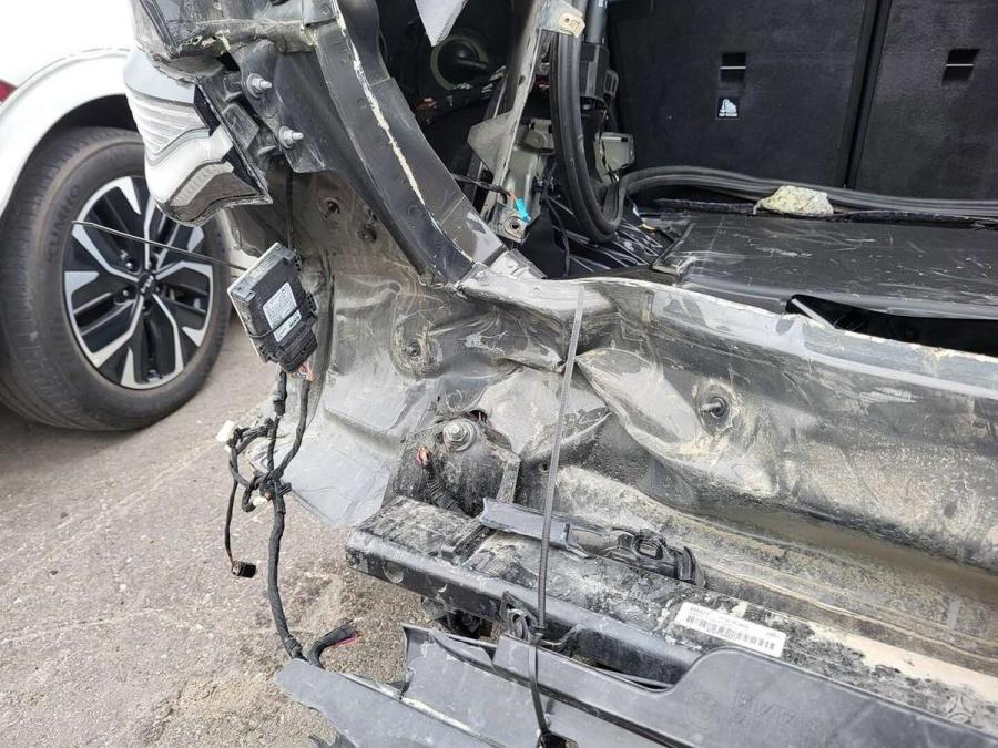 Серый БМВ i4 2024 в Шяуляй, объемом двигателя 0.00 л и пробегом 48 тыс. км за 31000 €, фото 18 на AUTOMOTO.COM.LV