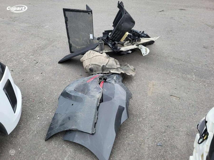 Серый БМВ i4 2024 в Шяуляй, объемом двигателя 0.00 л и пробегом 48 тыс. км за 31000 €, фото 21 на AUTOMOTO.COM.LV