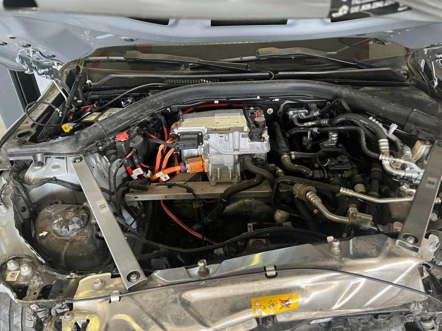 Серый БМВ i4 2024 в Паневежис, объемом двигателя 0.00 л и пробегом 50 тыс. км за 12000 €, фото 12 на AUTOMOTO.COM.LV