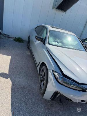 Pelēks BMW i4 2023 Panevēža, ar dzinēja tilpumu 0.00 L un nobraukumu 55 tūkst. km par 21000 €, foto 11 vietnē AUTOMOTO.COM.LV