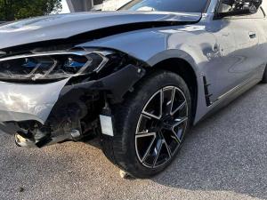 Pelēks BMW i4 2023 Panevēža, ar dzinēja tilpumu 0.00 L un nobraukumu 55 tūkst. km par 21000 €, foto 14 vietnē AUTOMOTO.COM.LV