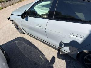 Pelēks BMW i4 2023 Panevēža, ar dzinēja tilpumu 0.00 L un nobraukumu 55 tūkst. km par 21000 €, foto 15 vietnē AUTOMOTO.COM.LV
