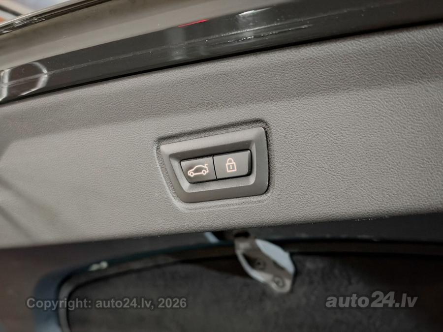 Pelēks BMW i4 2023 Tallina, ar dzinēja tilpumu 0.00 L un nobraukumu 127 tūkst. km par 42900 €, foto 13 vietnē AUTOMOTO.COM.LV