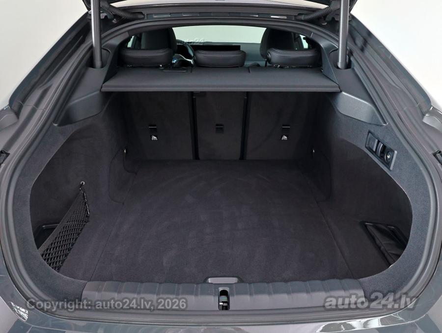 Pelēks BMW i4 2024 Tallina, ar dzinēja tilpumu 0.00 L un nobraukumu 29 tūkst. km par 59900 €, foto 24 vietnē AUTOMOTO.COM.LV