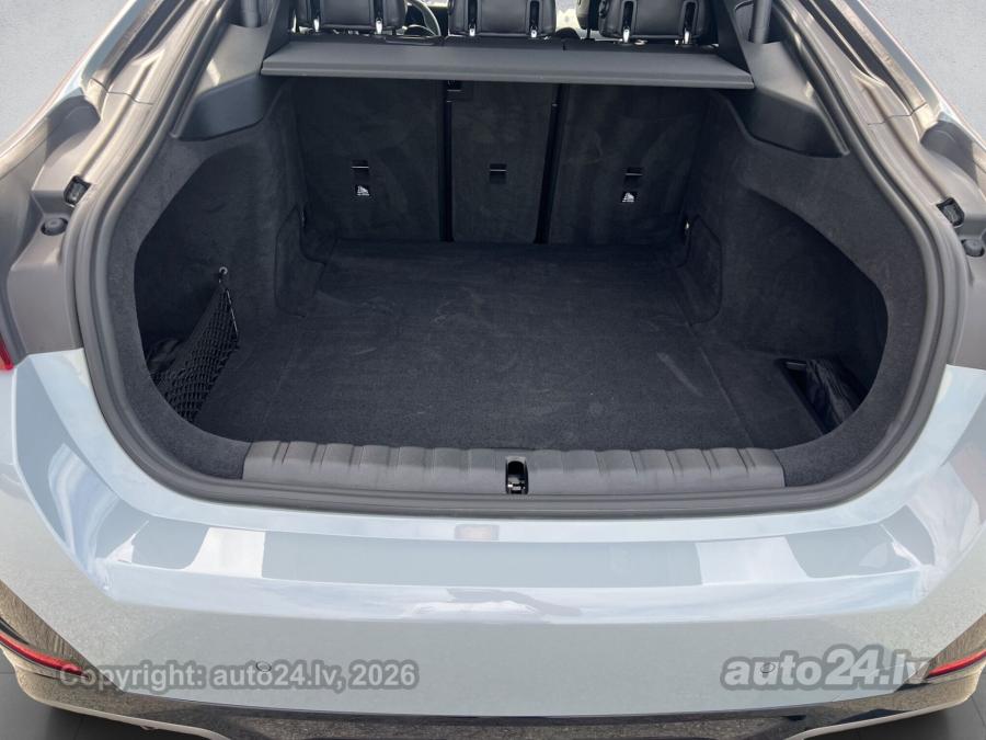 Pelēks BMW i4 2025 Tallina, ar dzinēja tilpumu 0.00 L un nobraukumu 14 tūkst. km par 61900 €, foto 14 vietnē AUTOMOTO.COM.LV