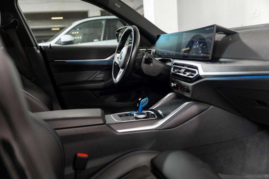 BMW i4 2022 in Vilnius, with an engine capacity of 0.00 L and mileage of 88 thousand km for 38491 €, photo 16 on AUTOMOTO.COM.LV