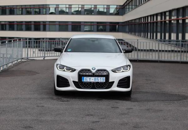 BMW i4 2023 in Riga, with an engine capacity of 0.00 L and mileage of 52 thousand km for 42980 €, photo 2 on AUTOMOTO.COM.LV