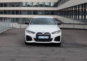 BMW i4 2023 in Riga, with an engine capacity of 0.00 L and mileage of 52 thousand km for 42980 €, photo 3 on AUTOMOTO.COM.LV