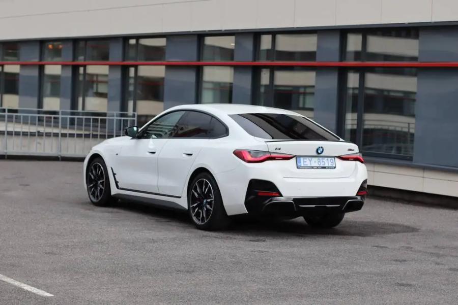 BMW i4 2023 in Riga, with an engine capacity of 0.00 L and mileage of 52 thousand km for 42980 €, photo 5 on AUTOMOTO.COM.LV