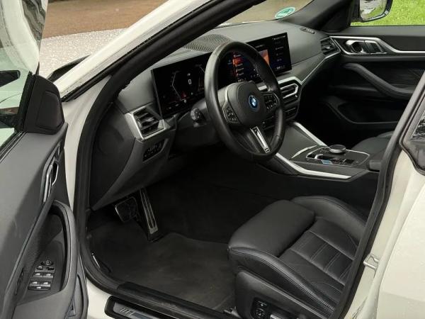 BMW i4 2023 in Riga, with an engine capacity of 0.00 L and mileage of 52 thousand km for 42980 €, photo 7 on AUTOMOTO.COM.LV