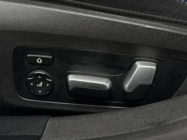 BMW i4 2023 in Riga, with an engine capacity of 0.00 L and mileage of 52 thousand km for 42980 €, photo 8 on AUTOMOTO.COM.LV