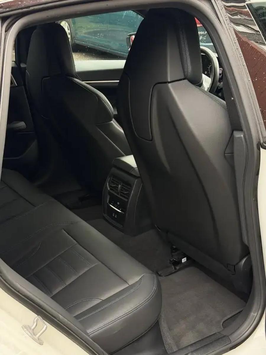 BMW i4 2023 in Riga, with an engine capacity of 0.00 L and mileage of 52 thousand km for 42980 €, photo 14 on AUTOMOTO.COM.LV