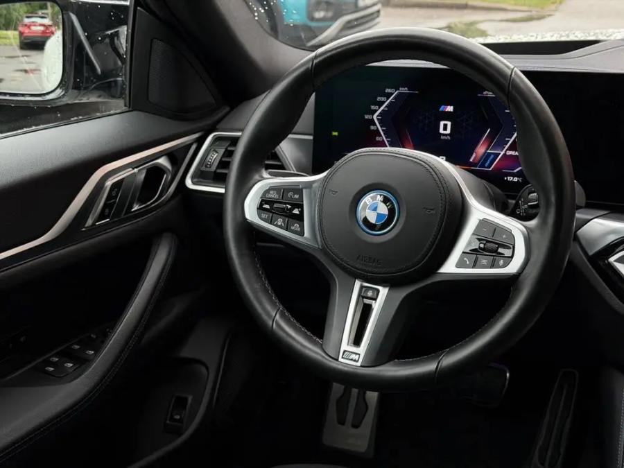 BMW i4 2023 in Riga, with an engine capacity of 0.00 L and mileage of 52 thousand km for 42980 €, photo 17 on AUTOMOTO.COM.LV