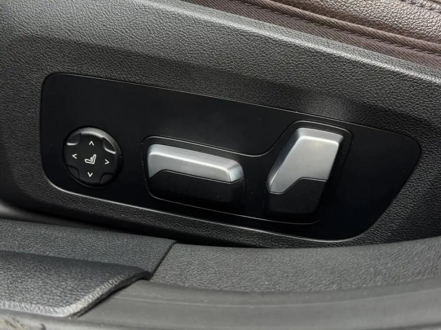 BMW i4 2023 in Riga, with an engine capacity of 0.00 L and mileage of 99 thousand km for 44980 €, photo 9 on AUTOMOTO.COM.LV