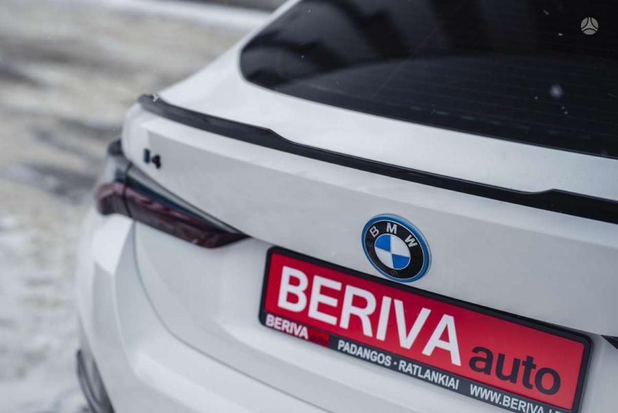 White BMW i4 2024 in Vilnius, with an engine capacity of 0.00 L and mileage of 16 thousand km for 40990 €, photo 14 on AUTOMOTO.COM.LV