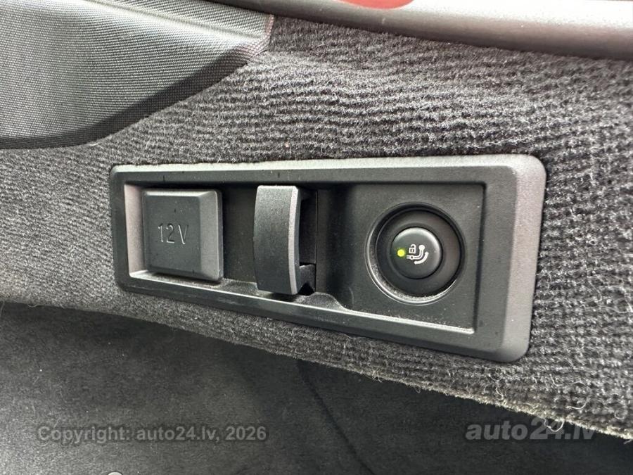 Белый БМВ i4 2023 в Таллин, объемом двигателя 0.00 л и пробегом 89 тыс. км за 43990 €, фото 26 на AUTOMOTO.COM.LV
