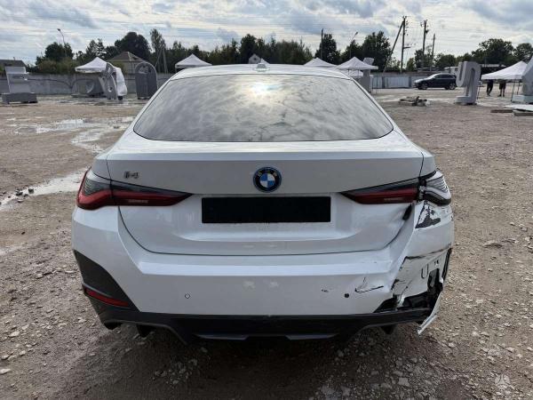 Balts BMW i4 2023 Kauņa, ar dzinēja tilpumu 0.00 L un nobraukumu 42 tūkst. km par 18990 €, foto 3 vietnē AUTOMOTO.COM.LV