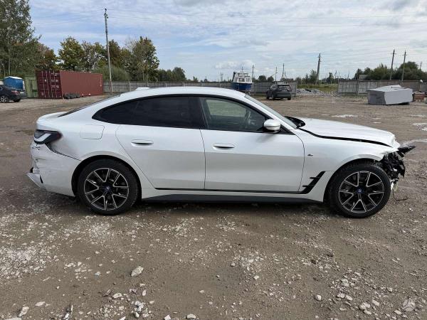 Balts BMW i4 2023 Kauņa, ar dzinēja tilpumu 0.00 L un nobraukumu 42 tūkst. km par 18990 €, foto 9 vietnē AUTOMOTO.COM.LV