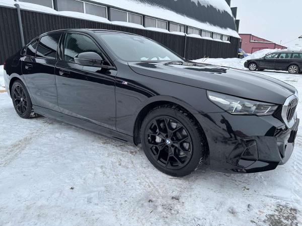 Black BMW i5 2023 in Kaunas, with an engine capacity of 0.00 L and mileage of 36 thousand km for 49900 €, photo 9 on AUTOMOTO.COM.LV