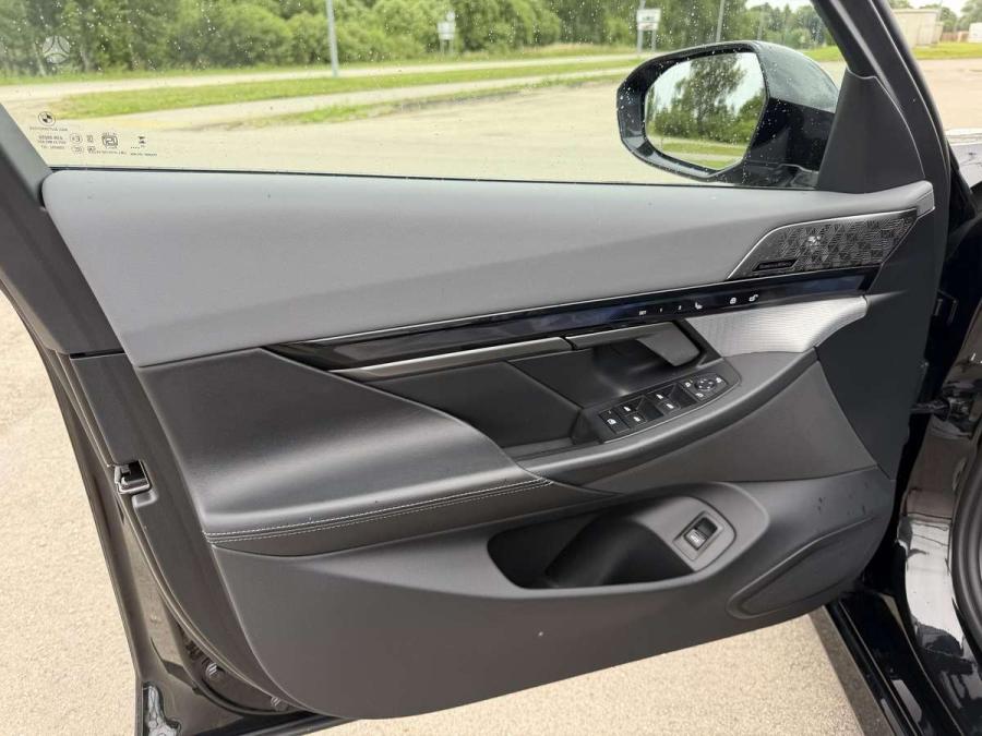 Melns BMW i5 2023 Klaipėda, ar dzinēja tilpumu 0.00 L un nobraukumu 198 tūkst. km par 39300 €, foto 18 vietnē AUTOMOTO.COM.LV