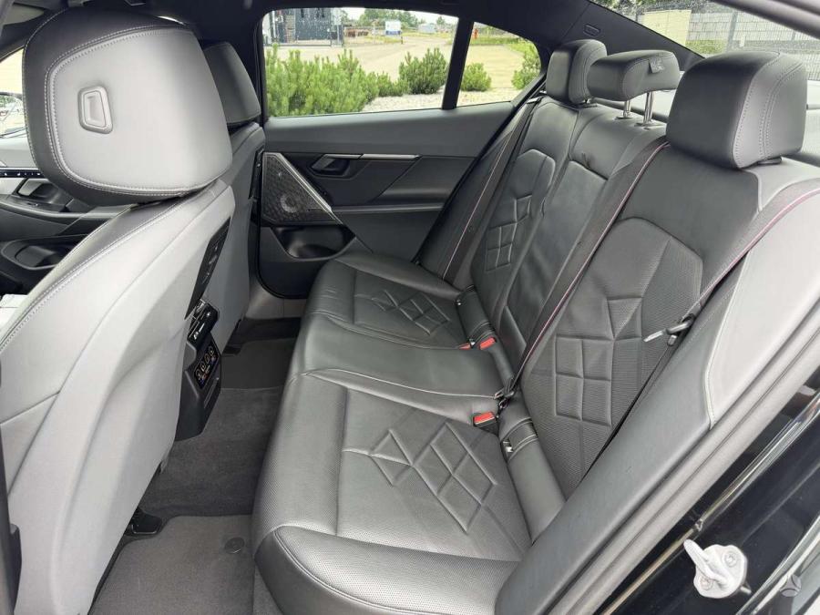 Melns BMW i5 2023 Klaipėda, ar dzinēja tilpumu 0.00 L un nobraukumu 198 tūkst. km par 39300 €, foto 25 vietnē AUTOMOTO.COM.LV