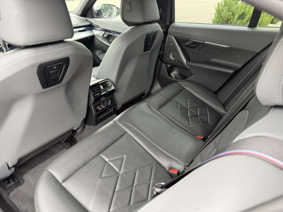 Melns BMW i5 2023 Klaipėda, ar dzinēja tilpumu 0.00 L un nobraukumu 198 tūkst. km par 39300 €, foto 28 vietnē AUTOMOTO.COM.LV