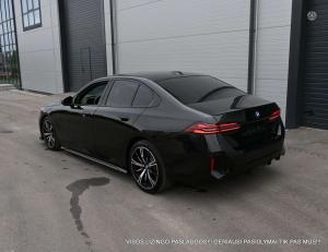 Black BMW i5 2023 in Kretinga, with an engine capacity of 0.00 L and mileage of 27 thousand km for 66999 €, photo 17 on AUTOMOTO.COM.LV