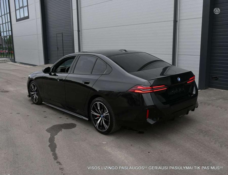 Black BMW i5 2023 in Kretinga, with an engine capacity of 0.00 L and mileage of 27 thousand km for 66999 €, photo 17 on AUTOMOTO.COM.LV