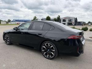 Black BMW i5 2023 in Klaipeda, with an engine capacity of 0.00 L and mileage of 199 thousand km for 39800 €, photo 12 on AUTOMOTO.COM.LV
