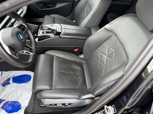 Black BMW i5 2023 in Klaipeda, with an engine capacity of 0.00 L and mileage of 199 thousand km for 39800 €, photo 22 on AUTOMOTO.COM.LV