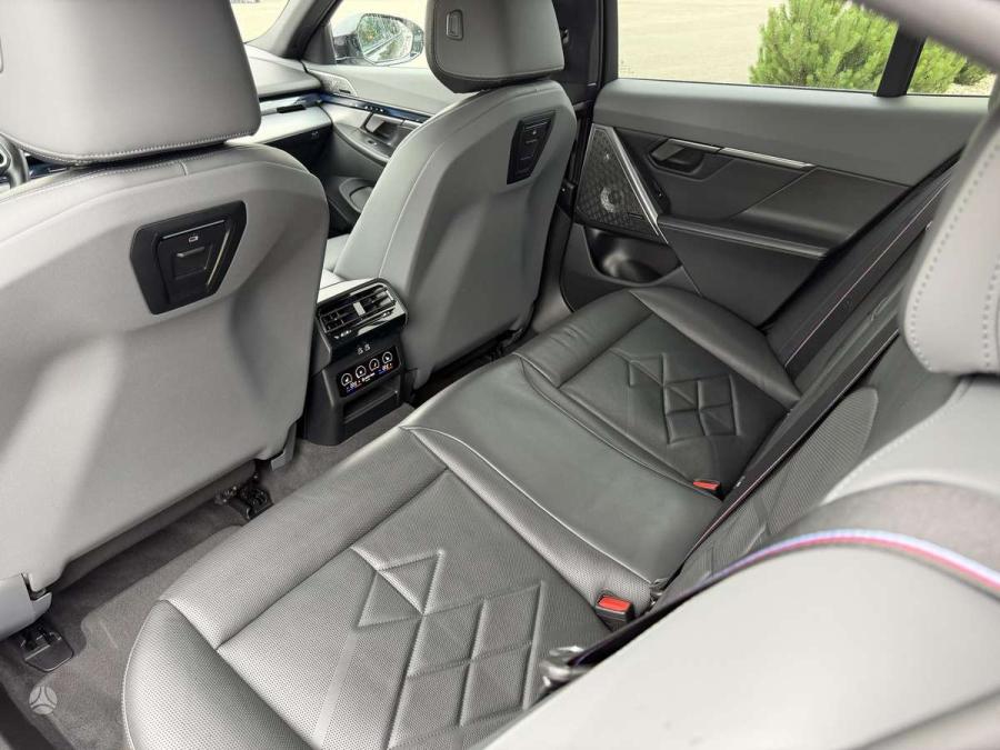 Black BMW i5 2023 in Klaipeda, with an engine capacity of 0.00 L and mileage of 199 thousand km for 39800 €, photo 28 on AUTOMOTO.COM.LV